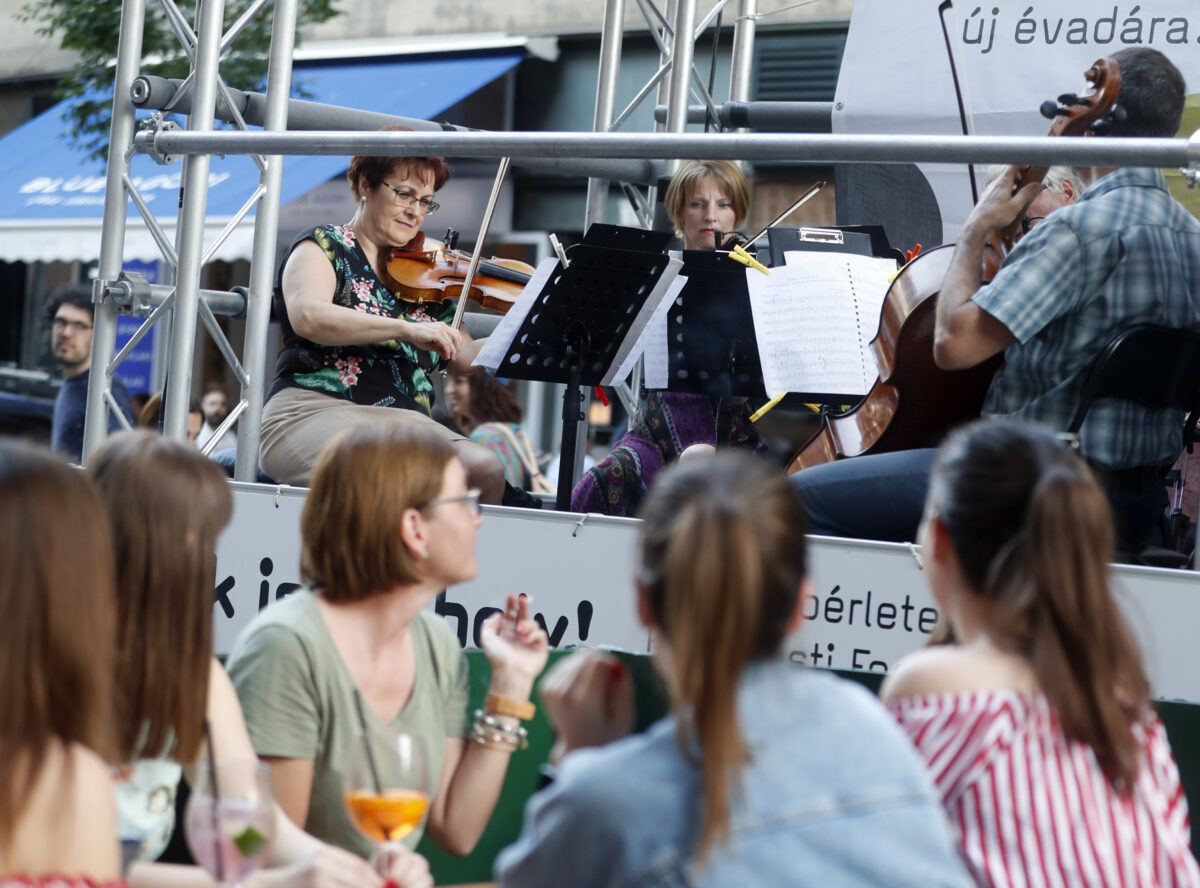 Budapest orchestra performs live concert from moving truck | News ...